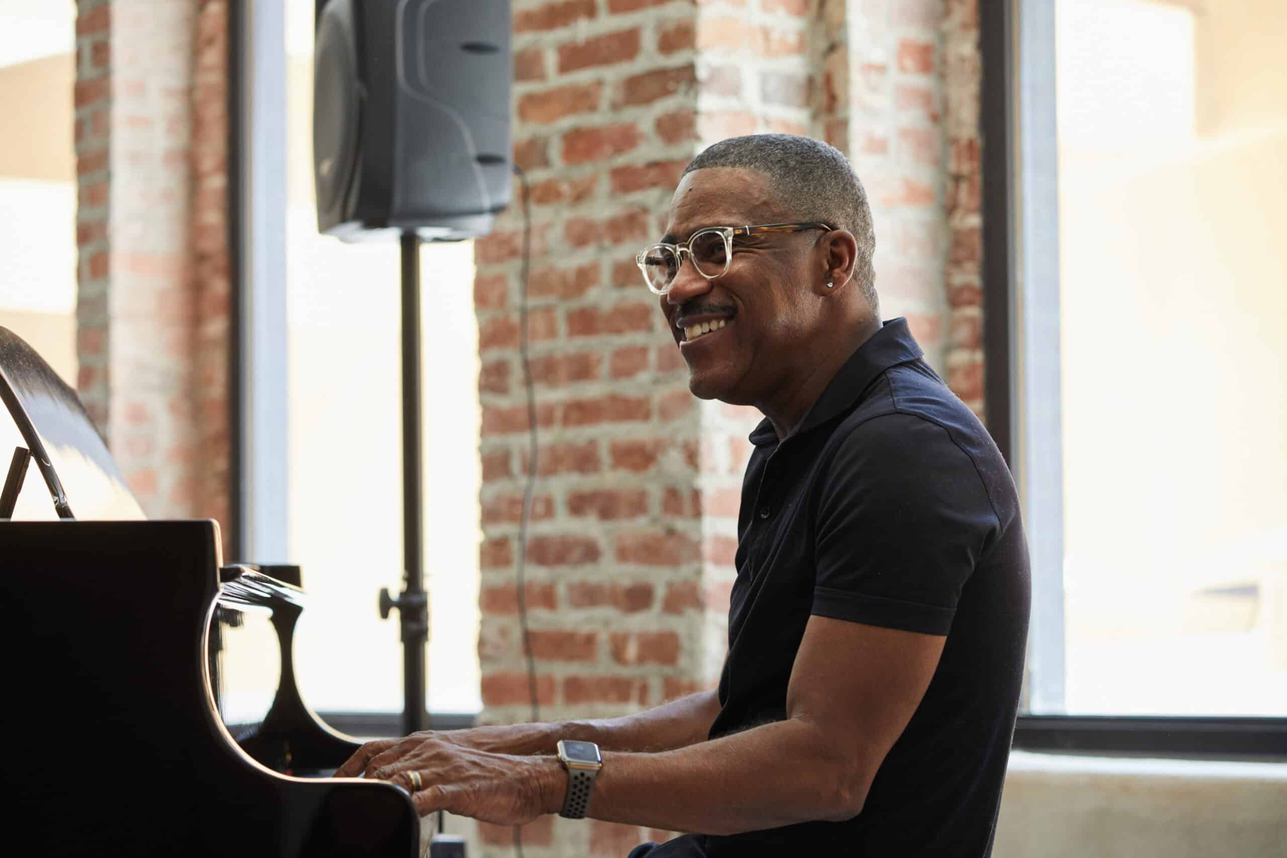 Creative Songwriting for Singers - Hollywood Vocal Studios Conservatory